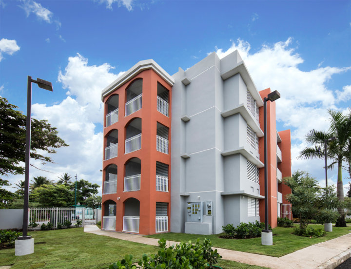 Roberto Clemente Apartments - Custom Group PR